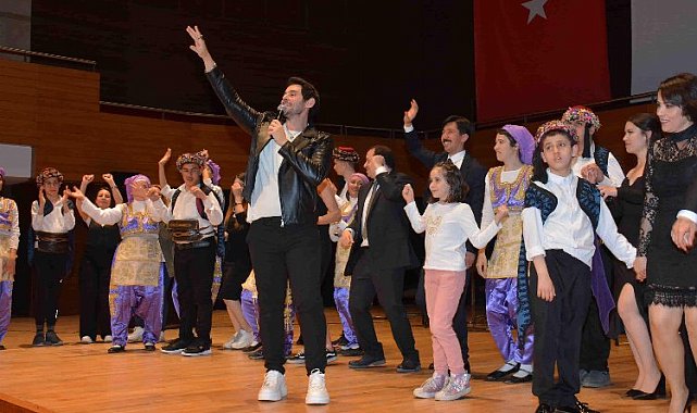 Cem Belevi'den anlamlı konser - Türkiye - Afyon Haber
